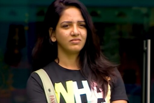 Bigg Boss Tamil 5 Fame Pavani Reddy Alleges Vijay TV Trying To Tarnish ...
