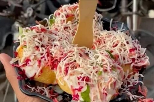 Move Over Fanta Maggie, Indore's Double Cheese Golgappa is Today's ...