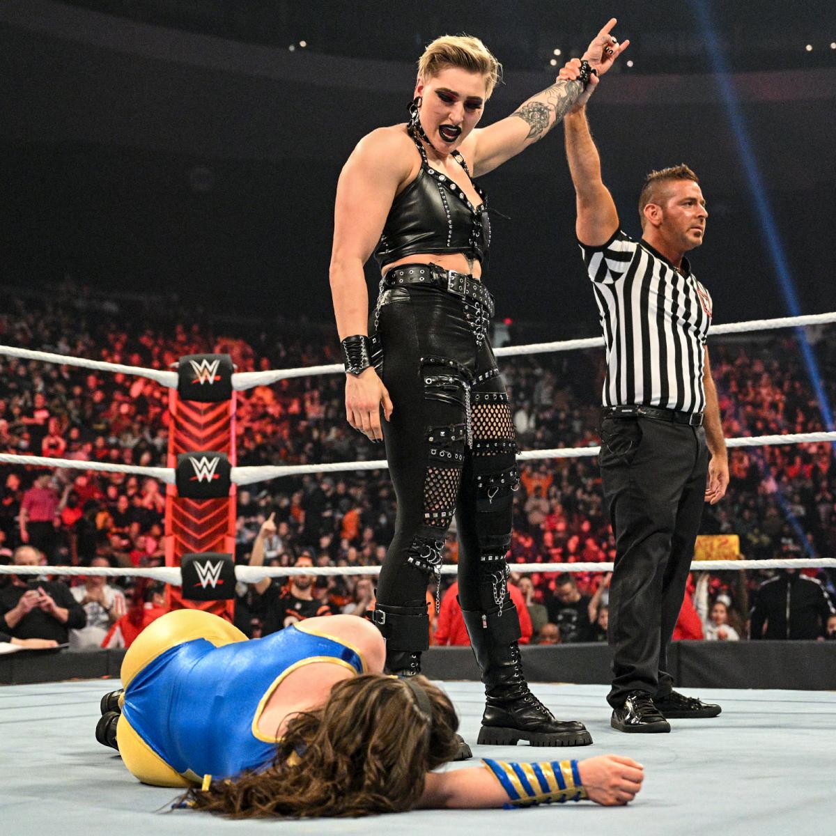 WWE RAW Results: Brock Lesnar Chooses Roman Reigns For WrestleMania ...