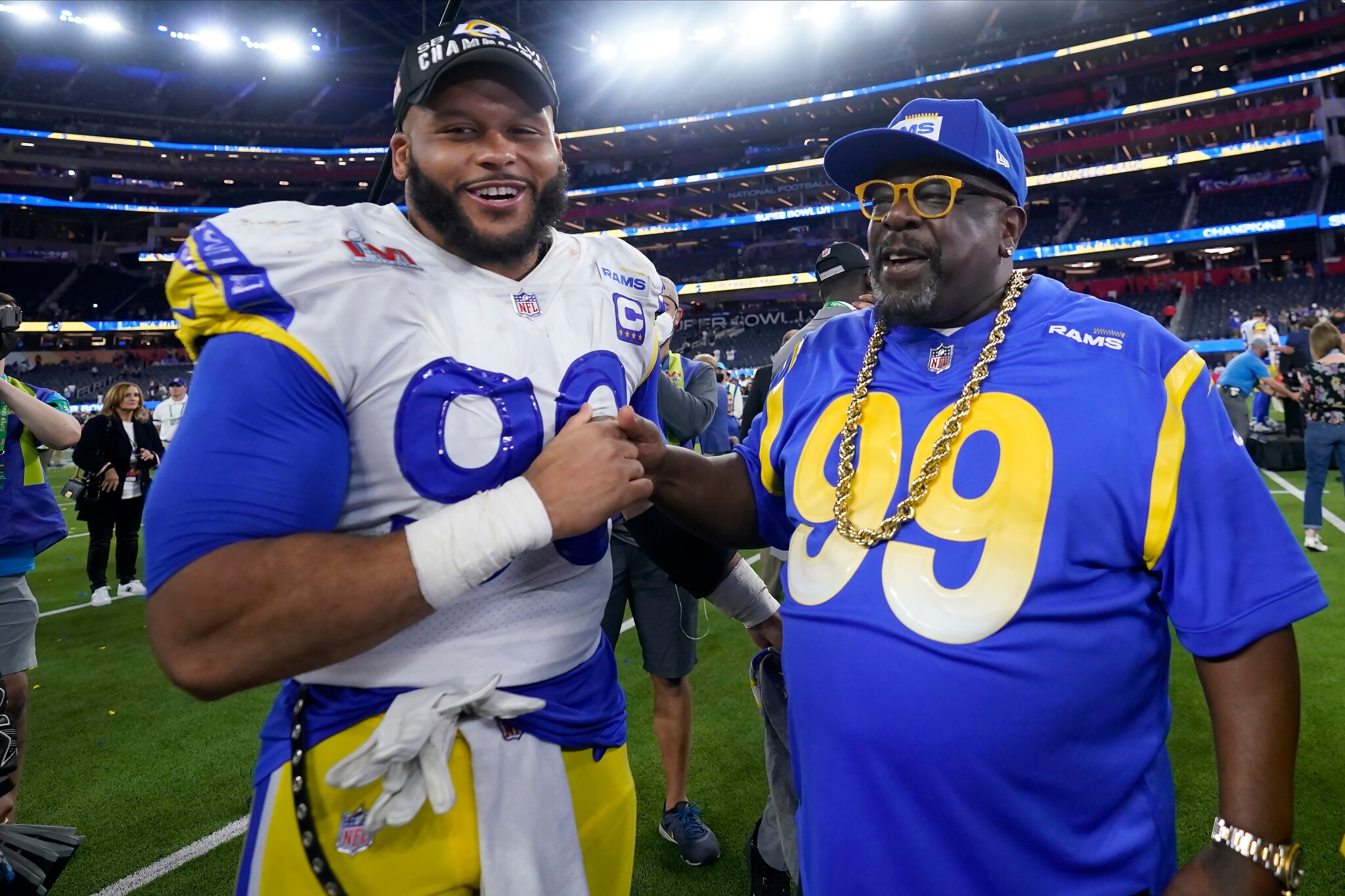 Los Angeles Rams Beat Cincinnati Bengals 23-20 to Win NFL Super Bowl 56 ...