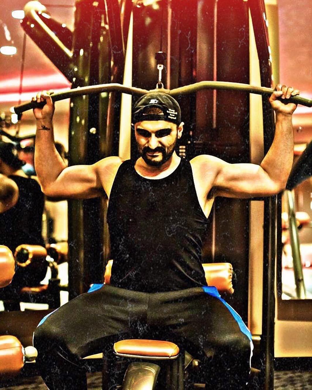 Arjun Kapoor Flaunts His Flexibility While Doing Iyengar Yoga, Check ...
