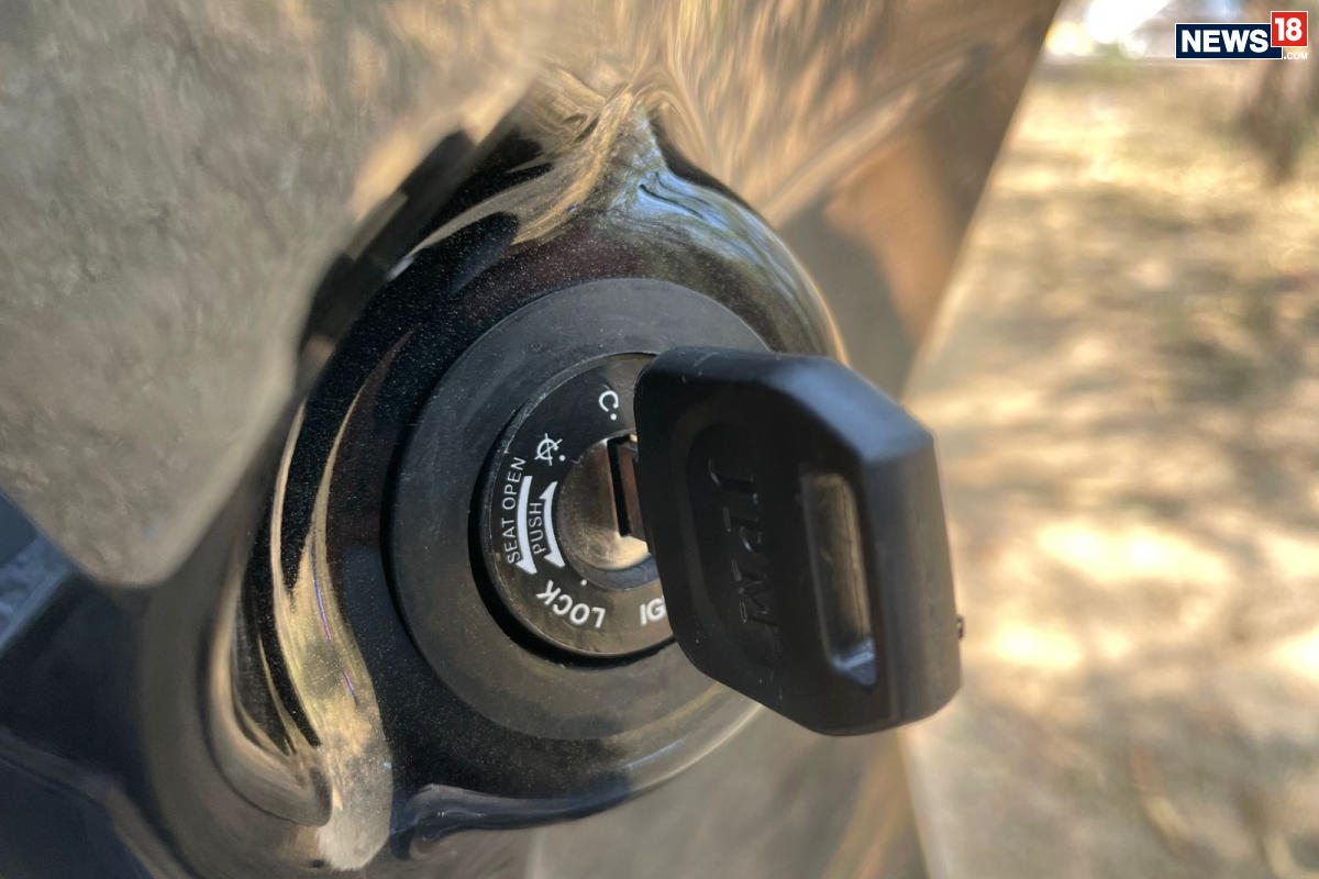Bounce Infinity E1 Electric Scooter First Ride - Closer Look at Design ...