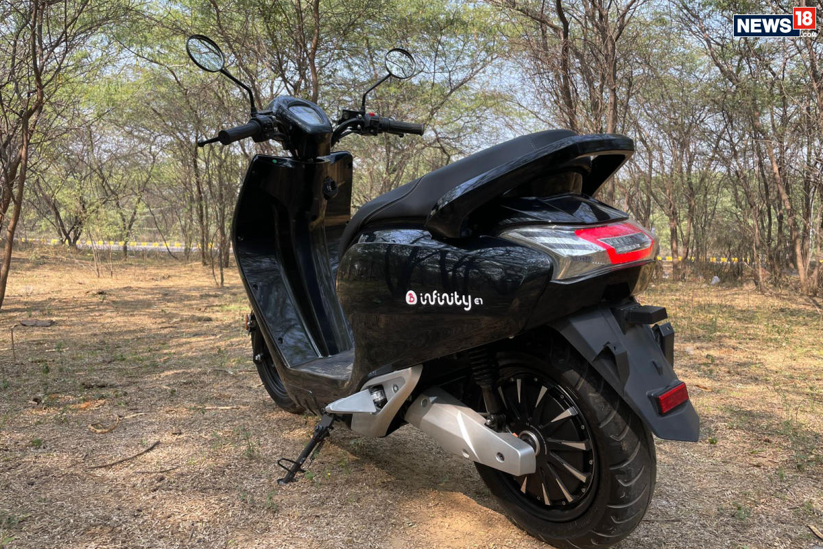 Bounce Infinity E1 Electric Scooter First Ride - Closer Look at Design ...