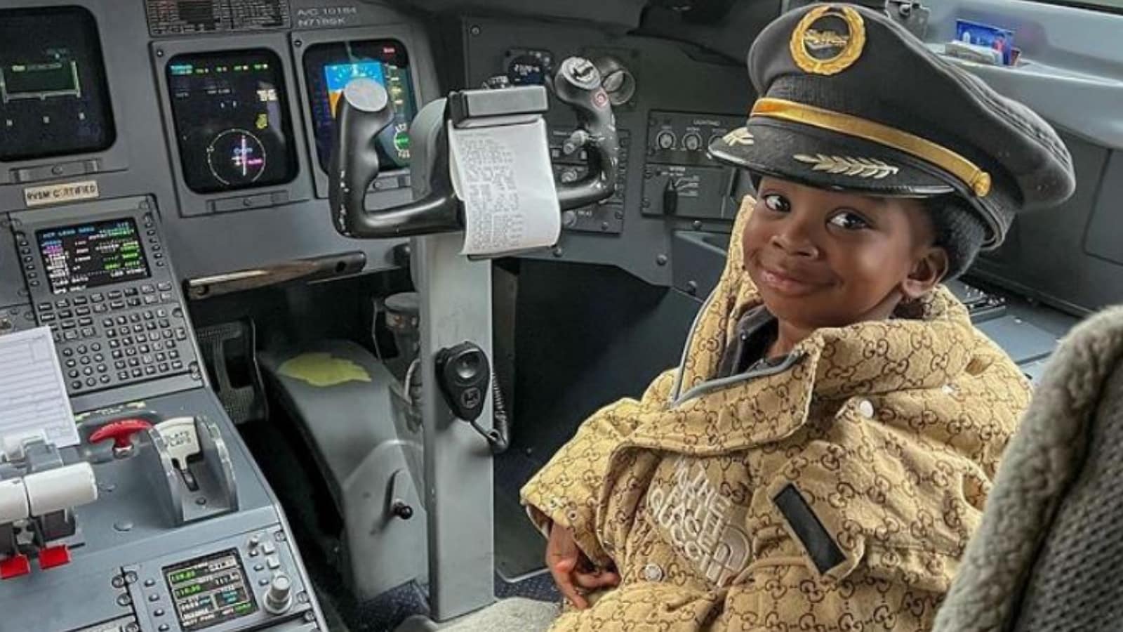 'Representation Matters': Mom Overjoyed as Black Pilot Gives Kid ...