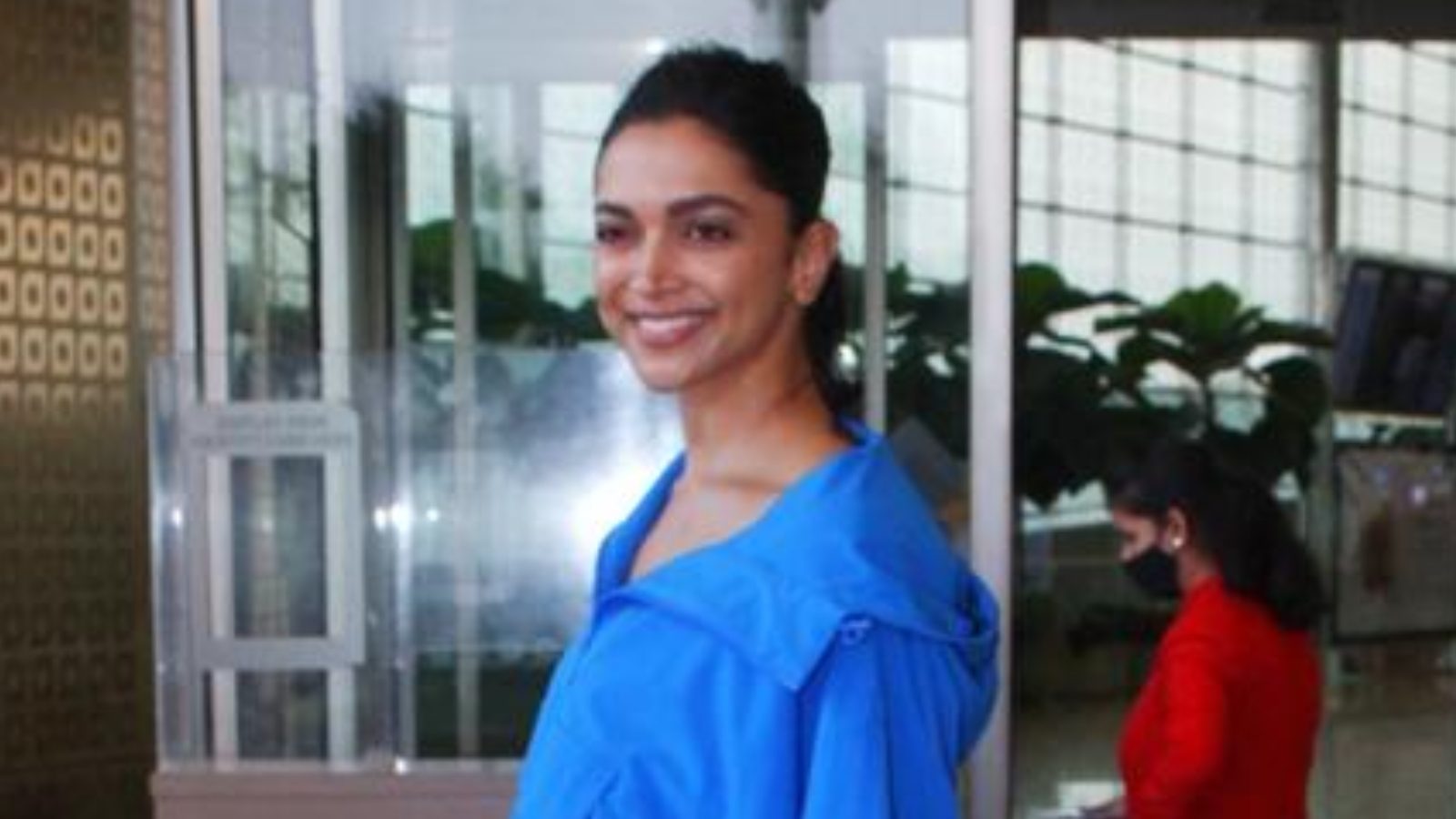 Deepika Padukone Trolled For Not Wearing A Mask, Not Carrying Her Bag ...