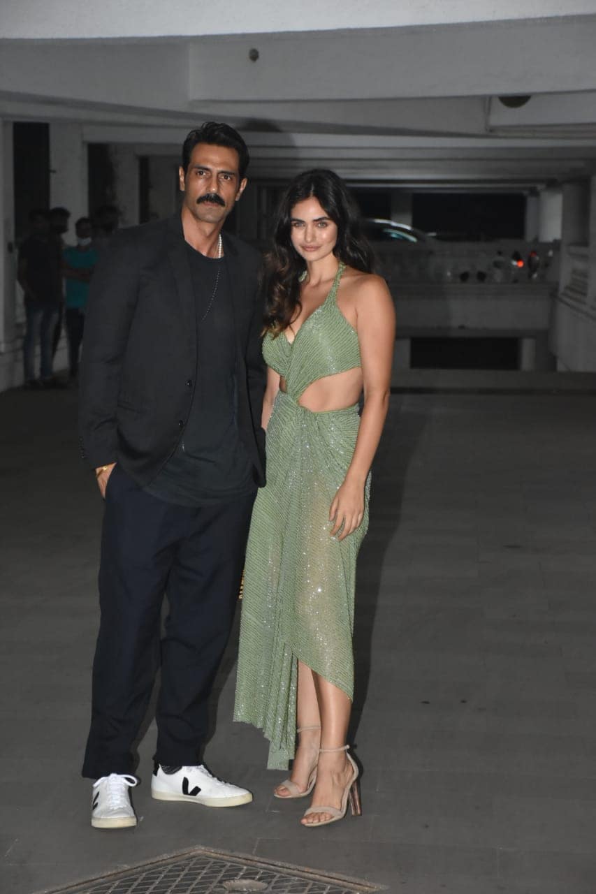 Farhan Akhtar-Shibani Dandekar's Post-wedding Bash Attended By Kareena ...