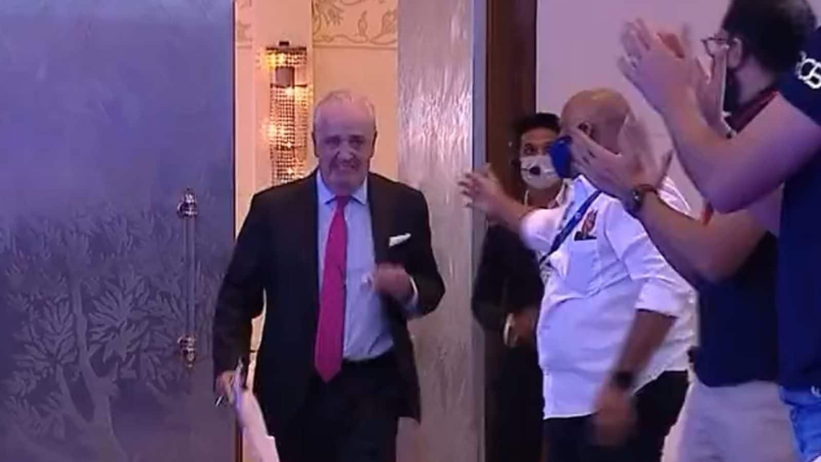 Auctioneer Hugh Edmeades Returns to Conduct the Final Leg of IPL 2022 ...