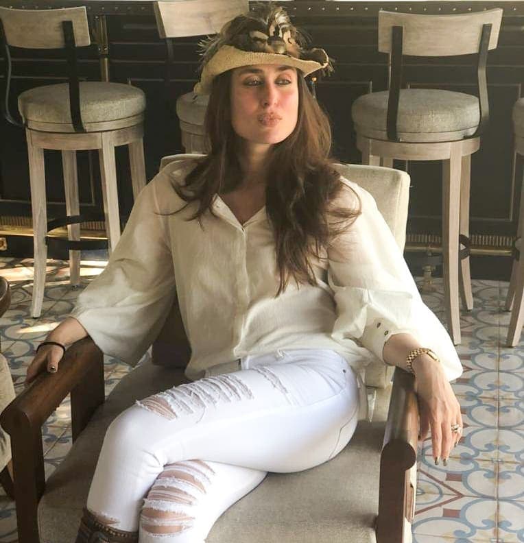 Kareena Kapoor Khan Looks Stunning In Turtleneck Crop Top And Matching ...