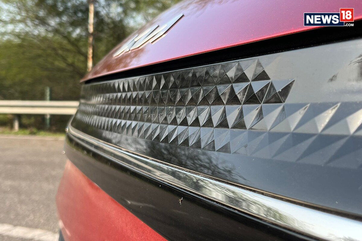In Pics: Kia Carens Detailed Image Gallery - See Design, Interior ...