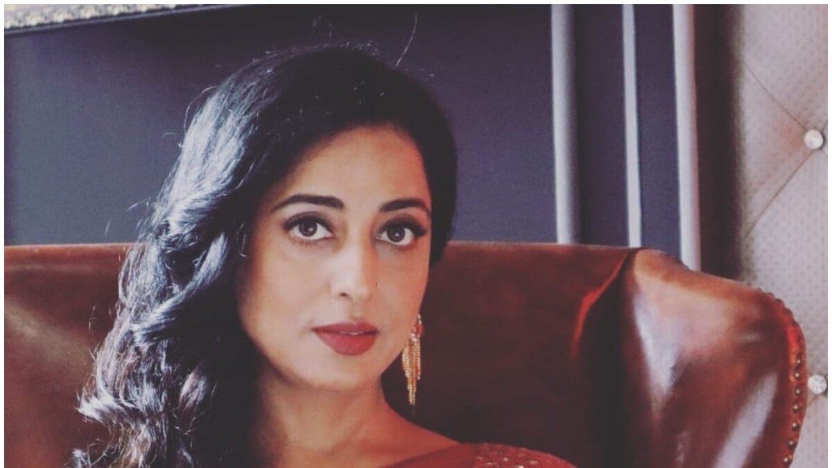 Mahie Gill, Lead Actress of Dev D, Joined BJP For Punjab Polls; Know ...