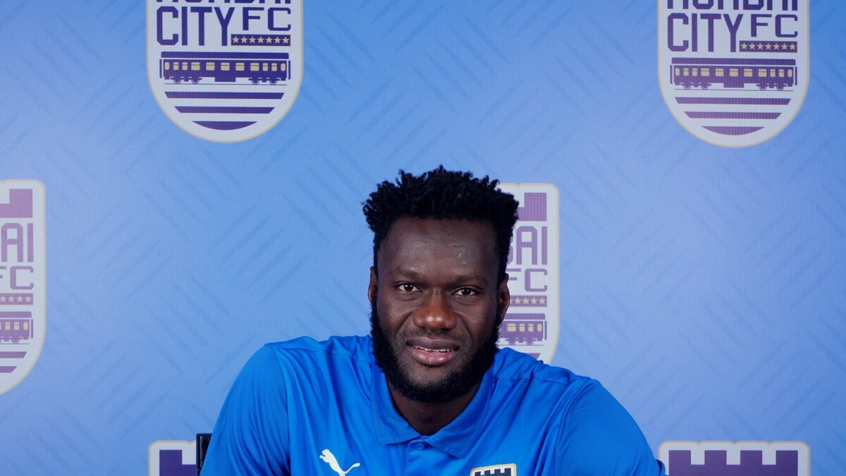 ISL 2021-22: Mumbai City FC captain Mourtada Fall Signs One-year ...