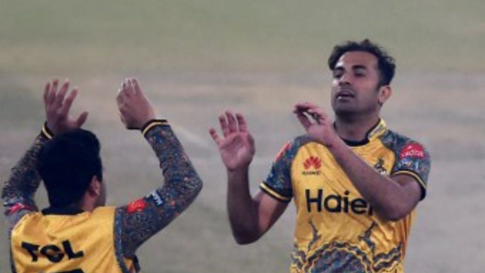 PSL: Wahab Riaz Shines as Peshawar Zalmi Beat Lahore Qalandars in Super ...
