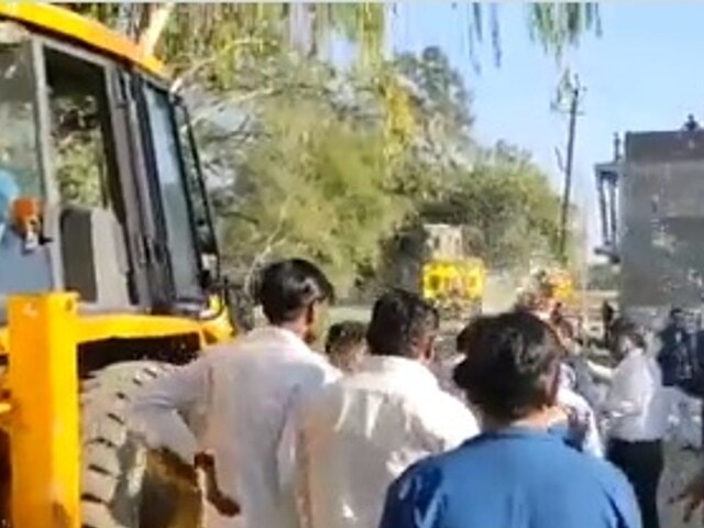 BJP Leader Pours Petrol on Anti-Encroachment Staff in MP Town ...