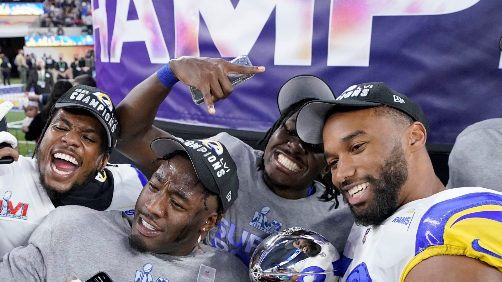 Los Angeles Rams Beat Cincinnati Bengals 23-20 to Win NFL Super Bowl 56 ...
