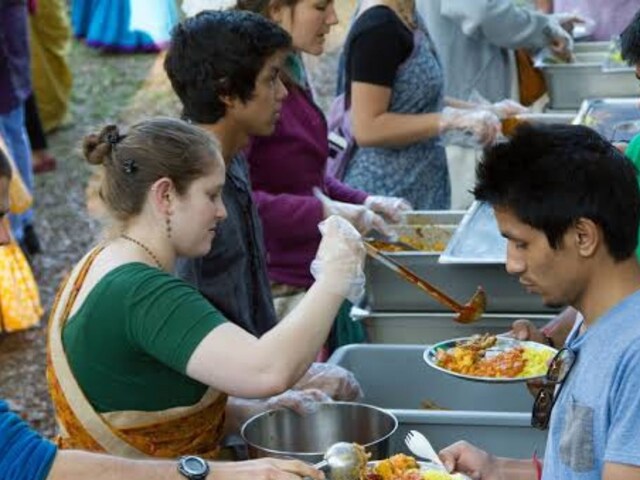 Ukraine-Russia War: ISKCON Temples Distribute Food among People ...