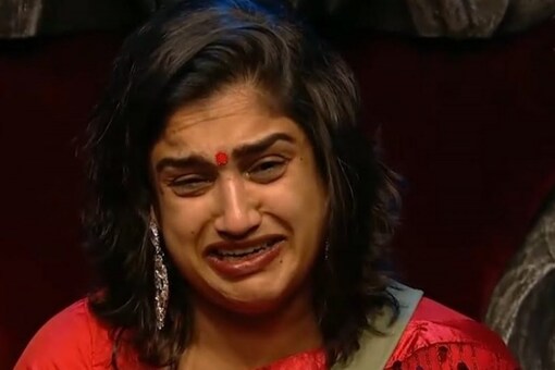Vanitha Vijayakumar Walks Out of Bigg Boss Ultimate Citing Mental ...