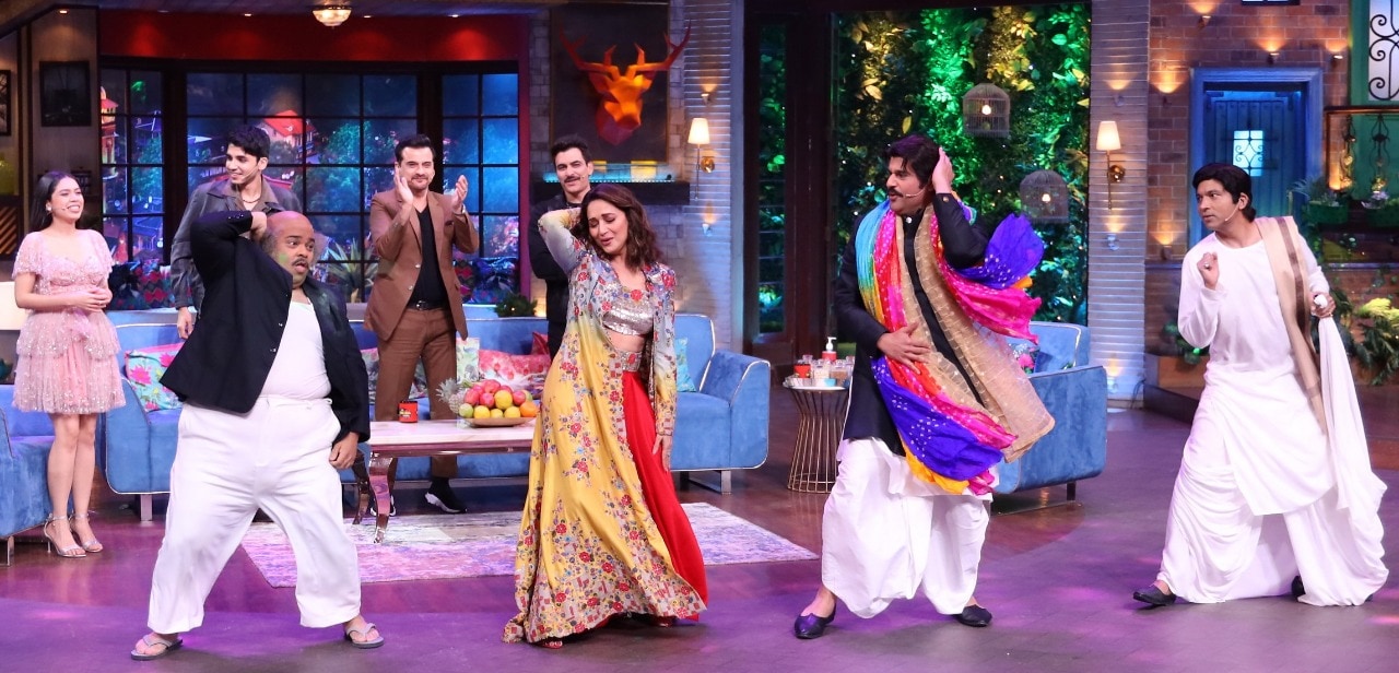 The Kapil Sharma Show: Madhuri Dixit Grooves To Dola Re Dola With Krushna Abhishek and Others ...