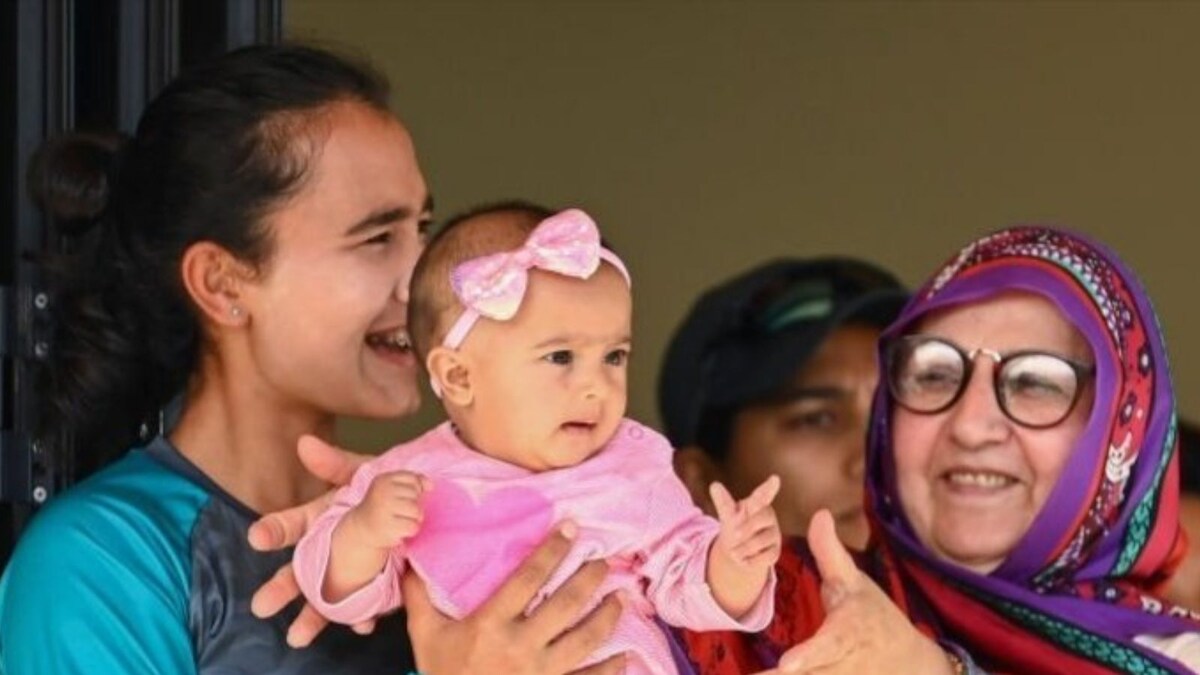 'You are Powerful, Amazing And Can Pursue Any Dreams': Pakistan Captain ...