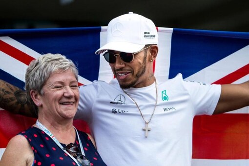 F1 Star Lewis Hamilton to Change Name to Honour Mother Carmen ...
