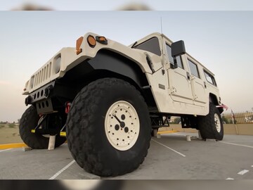 This is the World’s Biggest Hummer With a Bedroom, Kitchen, And ...