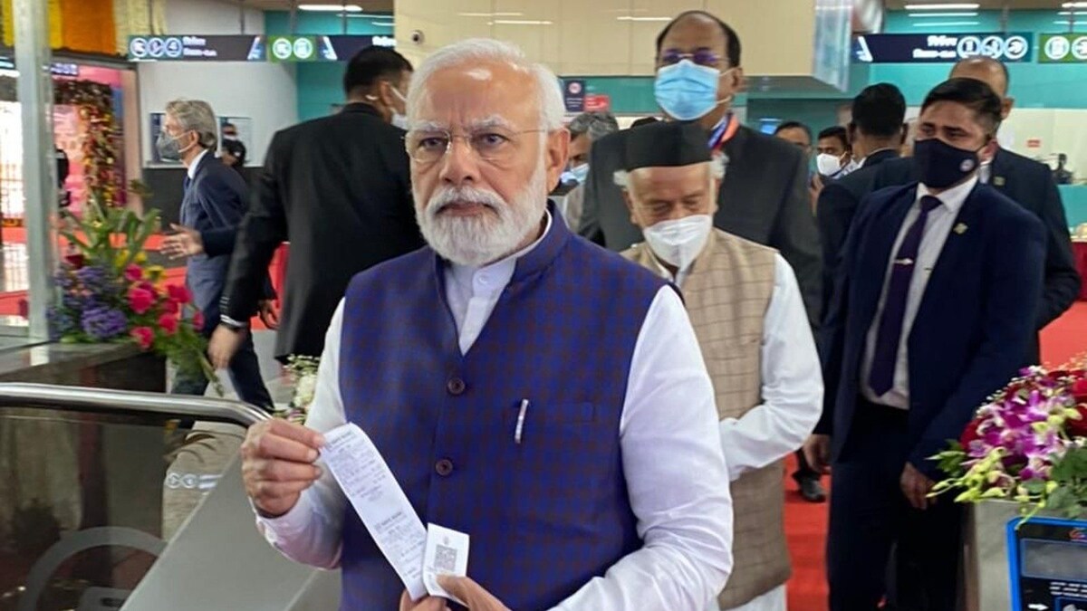 PM Modi Inaugurates Pune Metro Rail Project, Buys Ticket Before ...
