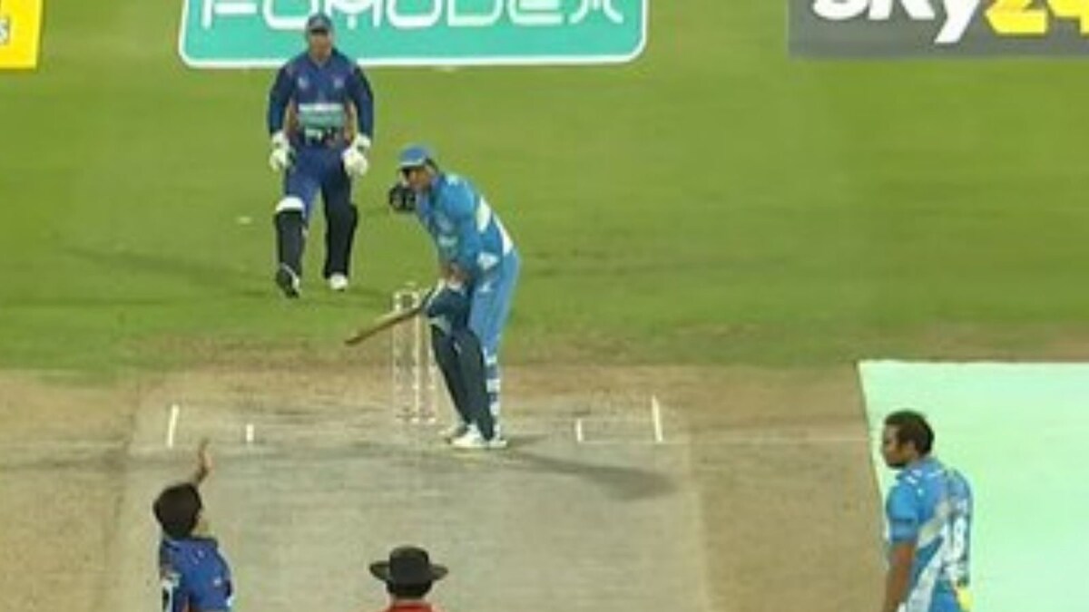 Mohammad Azharuddin Shares a ‘Special’ On-field Partnership With Son ...