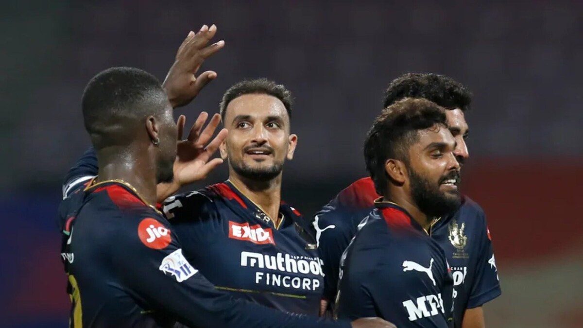 IPL 2022: Harshal Patel Impresses RCB Fans With Back-to-Back Maiden ...