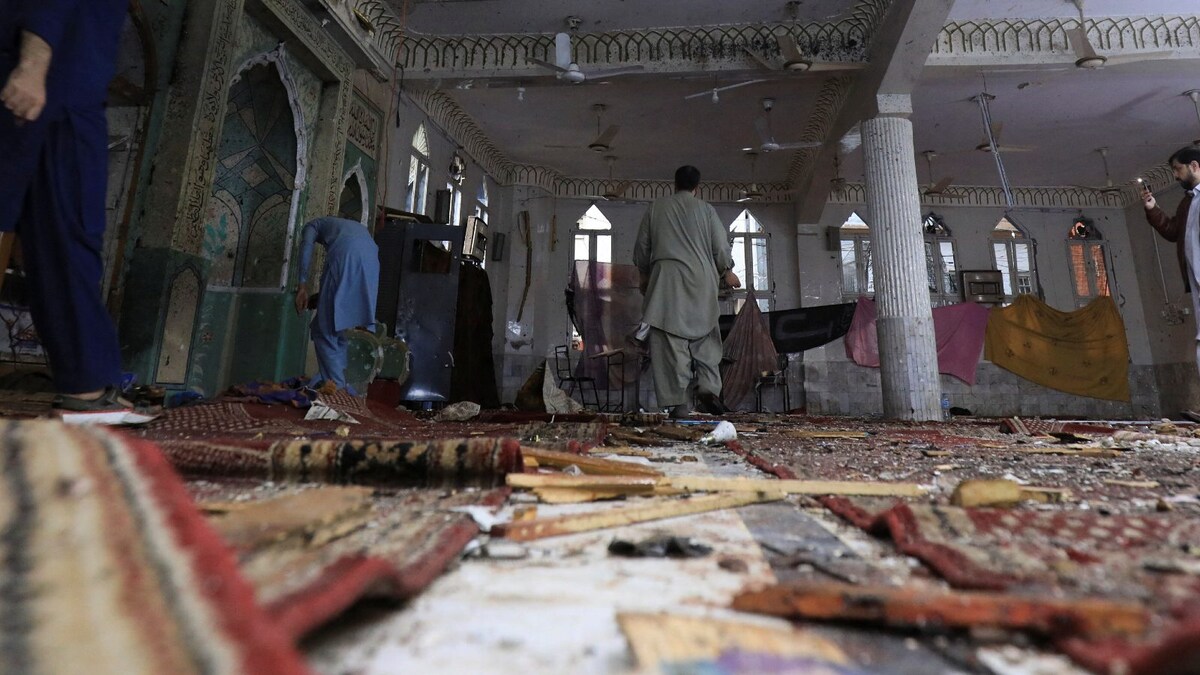 Islamic State Claims Responsibility Of Peshawar Mosque Blast, Toll ...