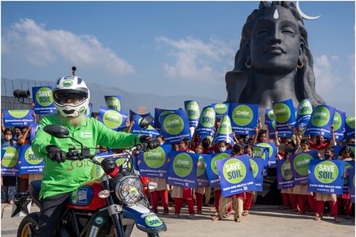 Save Soil Movement: Sadhguru Leaves Isha Yoga Center to Begin 30,000-km ...