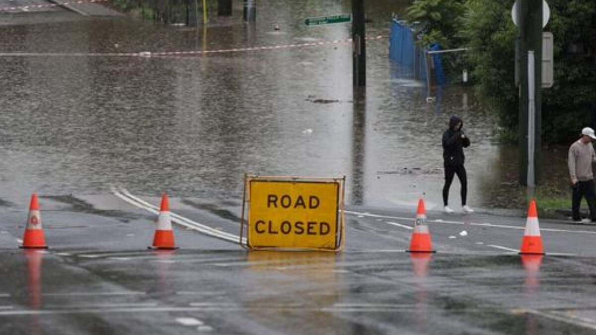 Tens of Thousands Evacuated in Australia as Heavy Rains Close in on ...