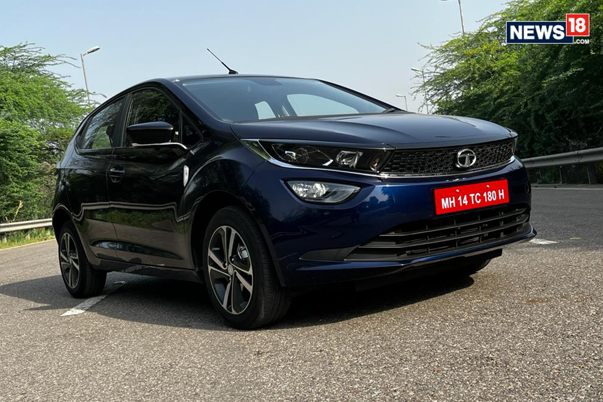 Tata Altroz DCA Automatic in Pics- See Design, Interior, Features and ...