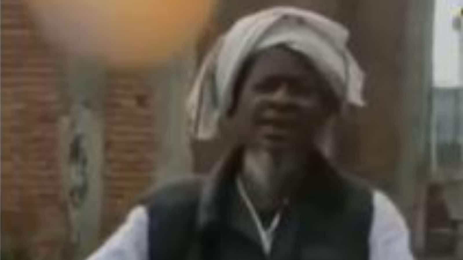 After 'Kacha Badam', This Guava Seller is Going Viral for his Catchy ...