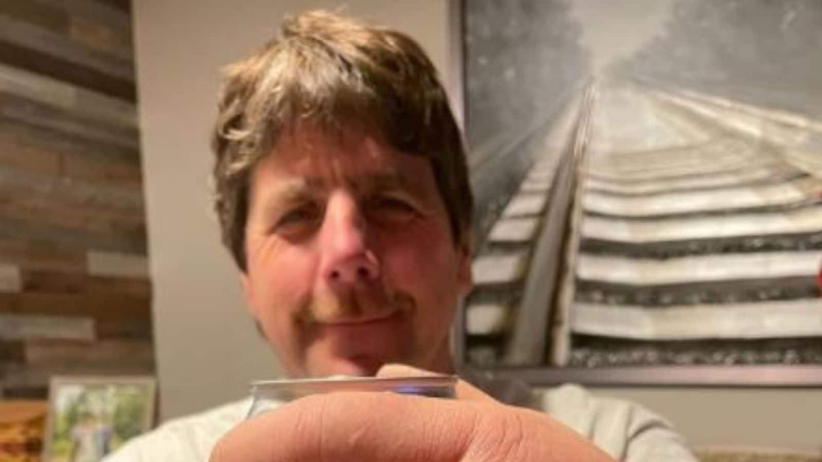 This US Man with Large Hands is Known as 'Popeye of Minnesota' | Buzz ...