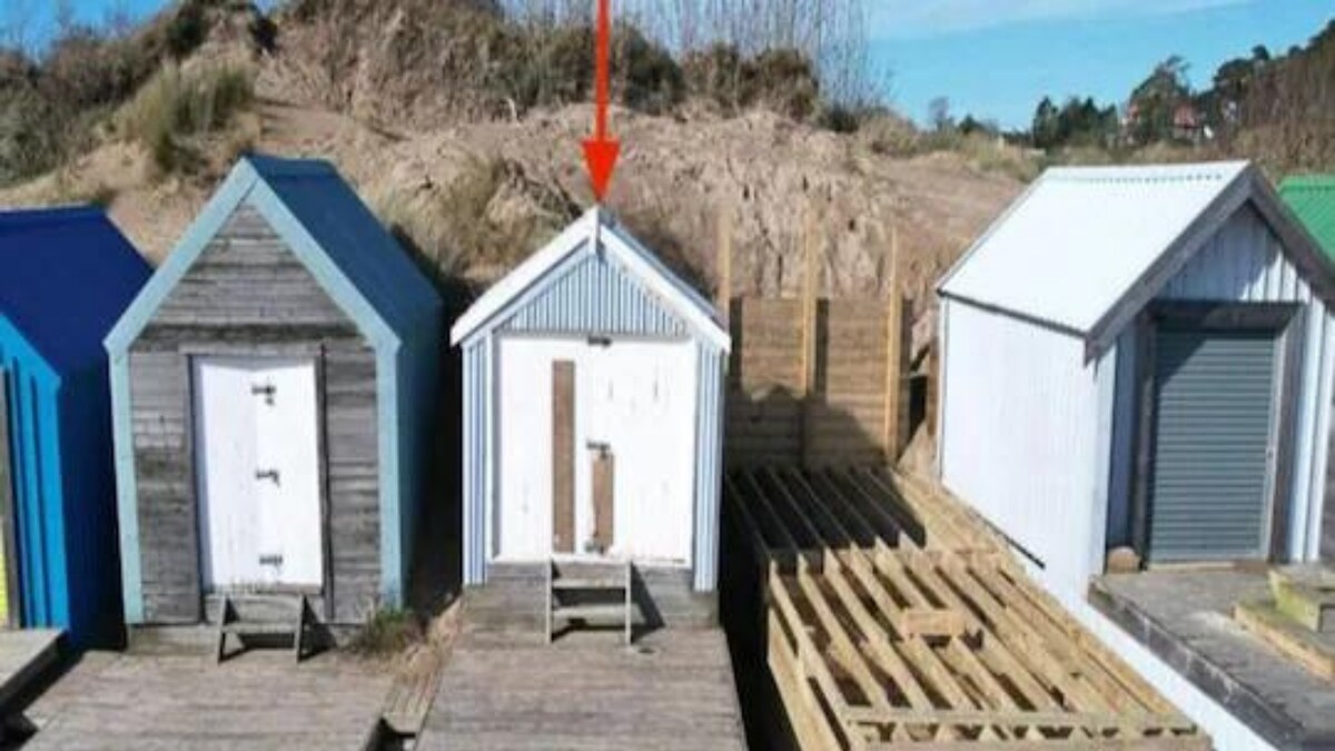 Abersoch Beach Hut in Wales Valued at a Staggering Rs 2 Crores. Check ...