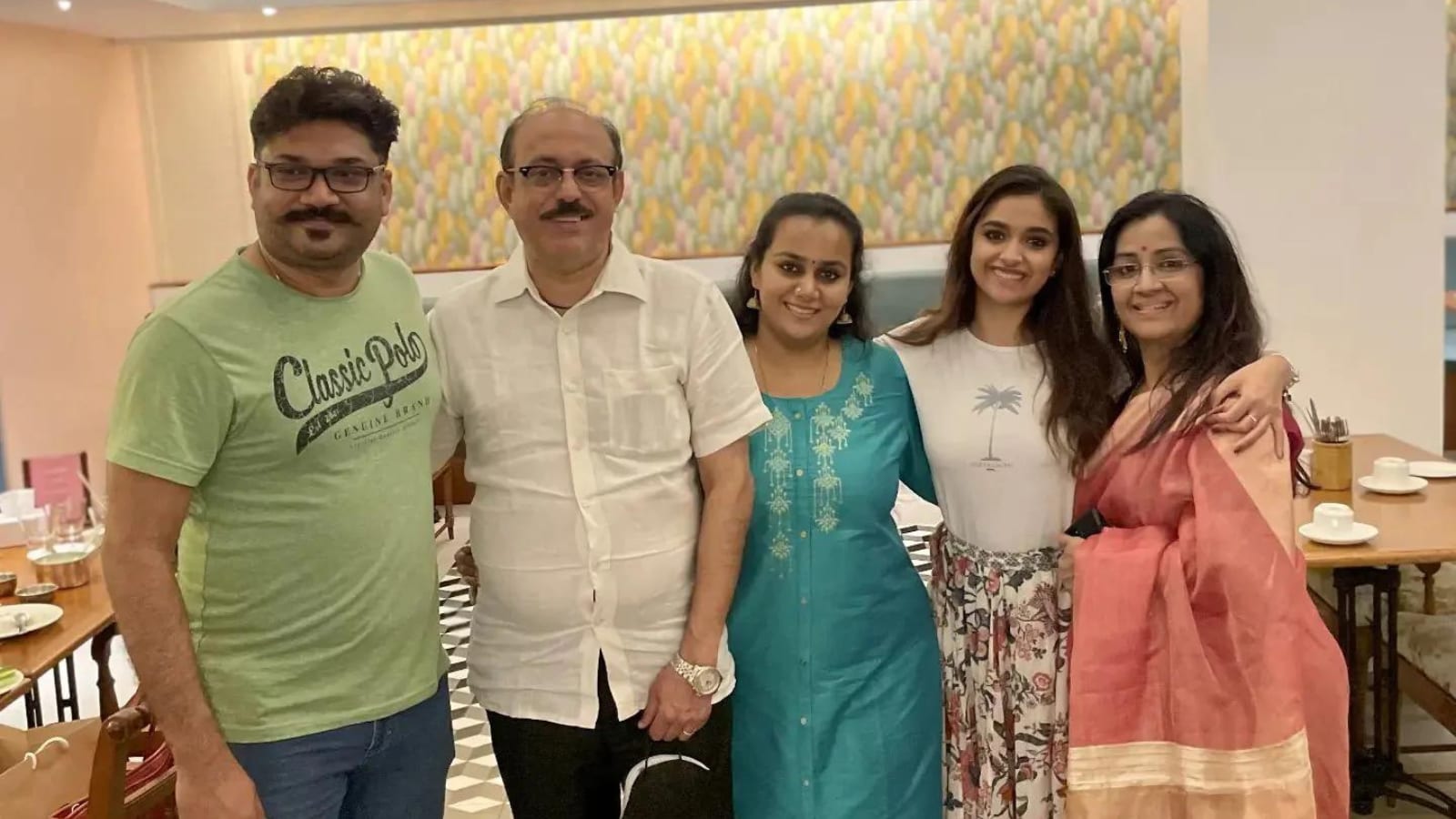 Keerthy Suresh's 'Fun Family Get Together' on Sister Revathy's Birthday ...