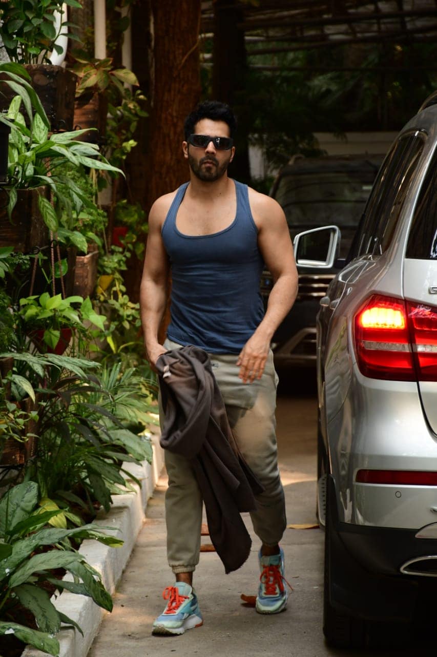 Varun Dhawan And Ranveer Singh Gets Papped In Stylish Summer Attires ...