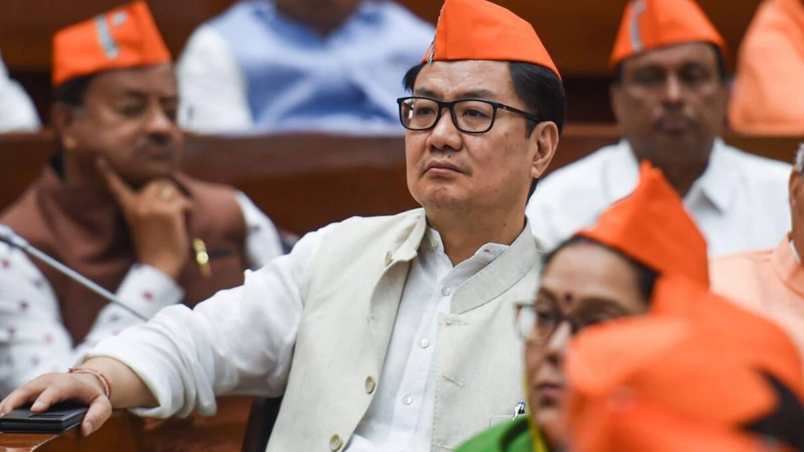 New Saffron Caps Worn by PM Modi, Nadda Along with Other BJP Leaders on ...