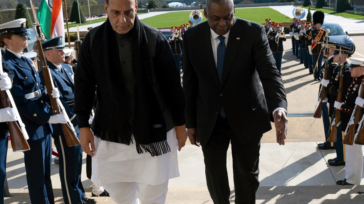 Defence Minister Rajnath Visits US Indo-Pacific Forces HQ, Reaffirms ...