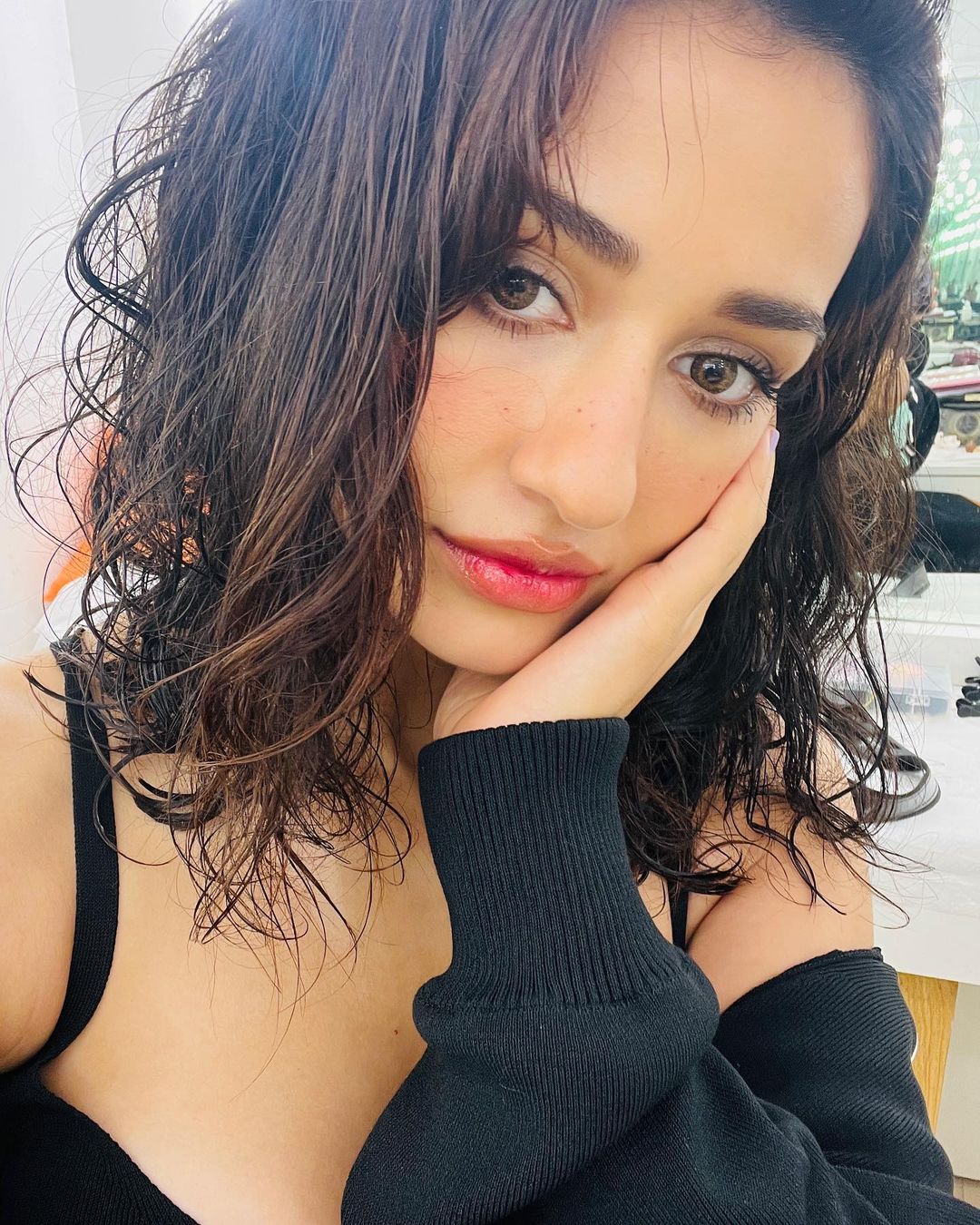 Disha Patani Sets Internet Ablaze With Her Gorgeous Photos In Black ...
