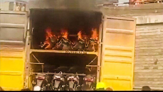 Biggest EV Fire in India? 20 Brand New E-Scooters from Jitendra EV ...