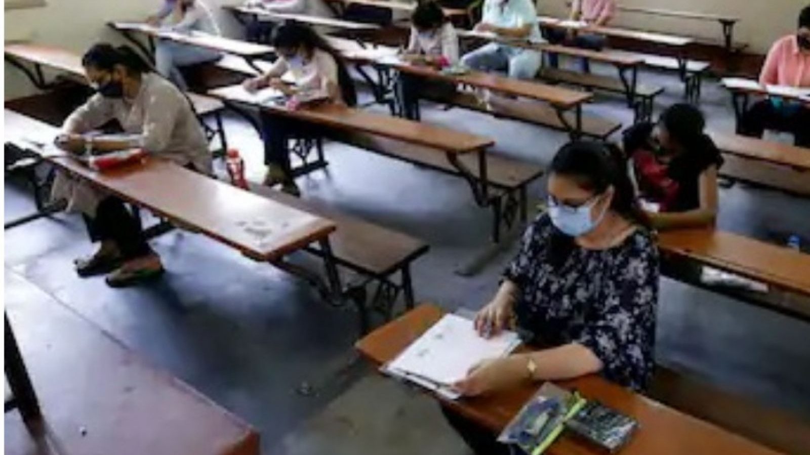NEET 2022: Past Years Toppers Recommends Books to Crack Medical ...