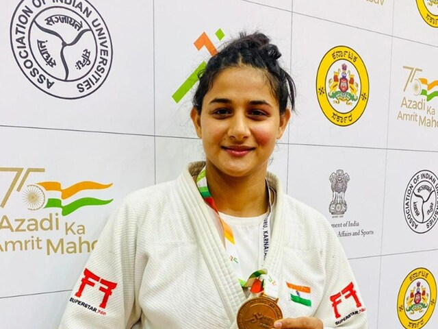 KIUG: Farmer’s Daughter From Rohtak Takes Home Gold in Judo 63 Kg ...