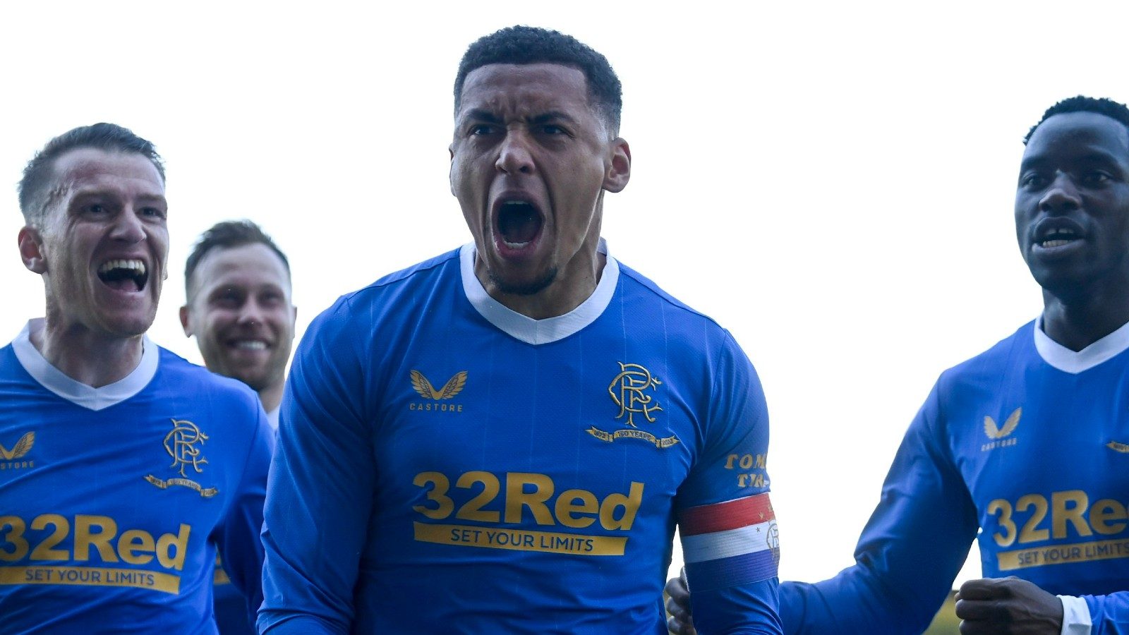 Scottish Premiership: Ten Man Rangers Keep Title Pressure on Celtic ...