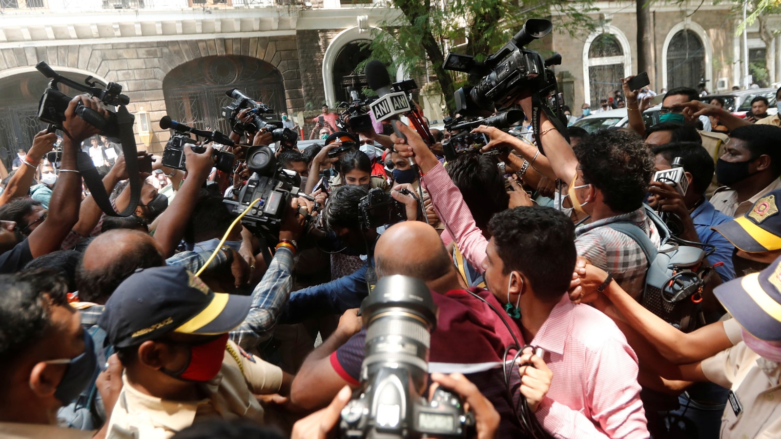 EXCLUSIVE | Bollywood Drugs Case Difficult to Prove, No Credible ...