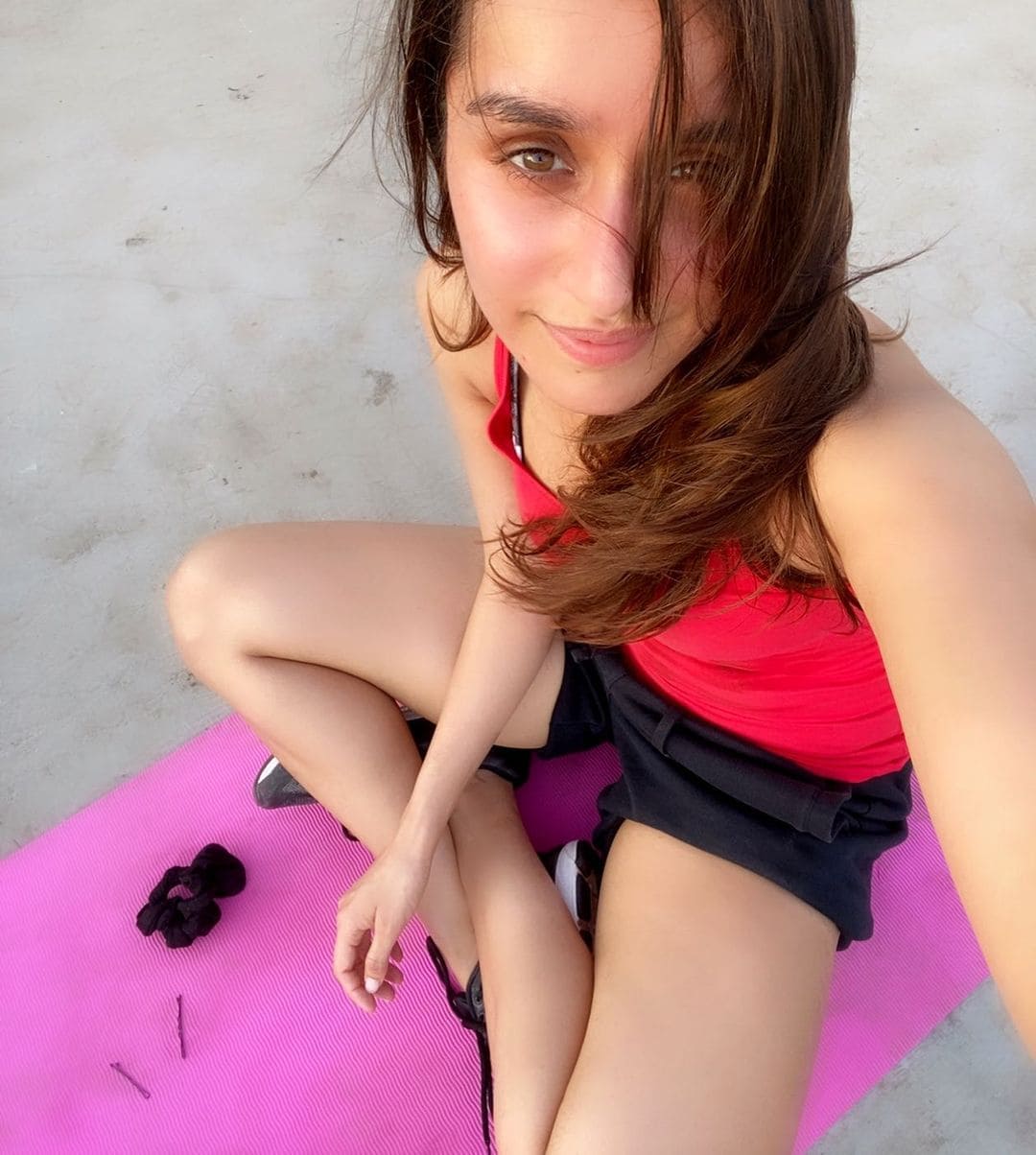 Shraddha Kapoor Flaunts Toned Body In Pink Sports Bra, Check Out The Diva Acing Her Smart Casual ...