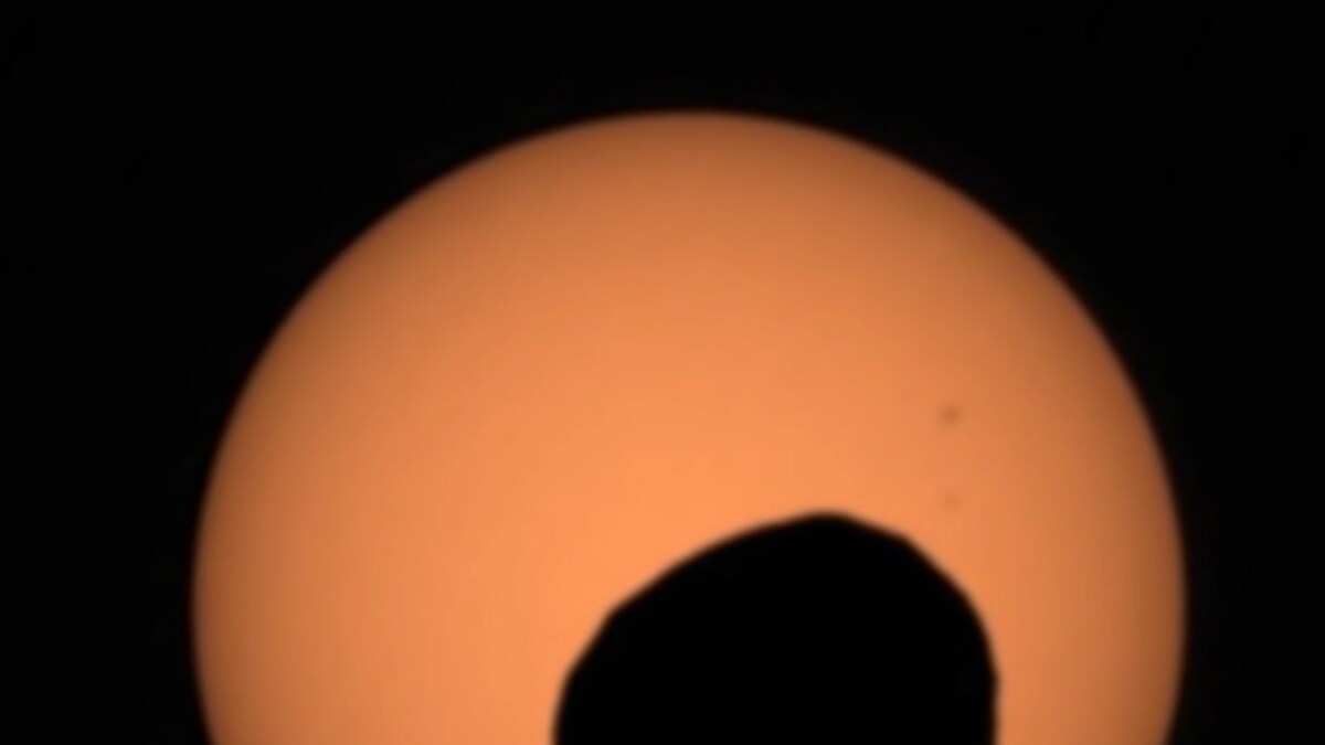 NASA Shares Stunning Video of Solar Eclipse on Mars | Watch - News18
