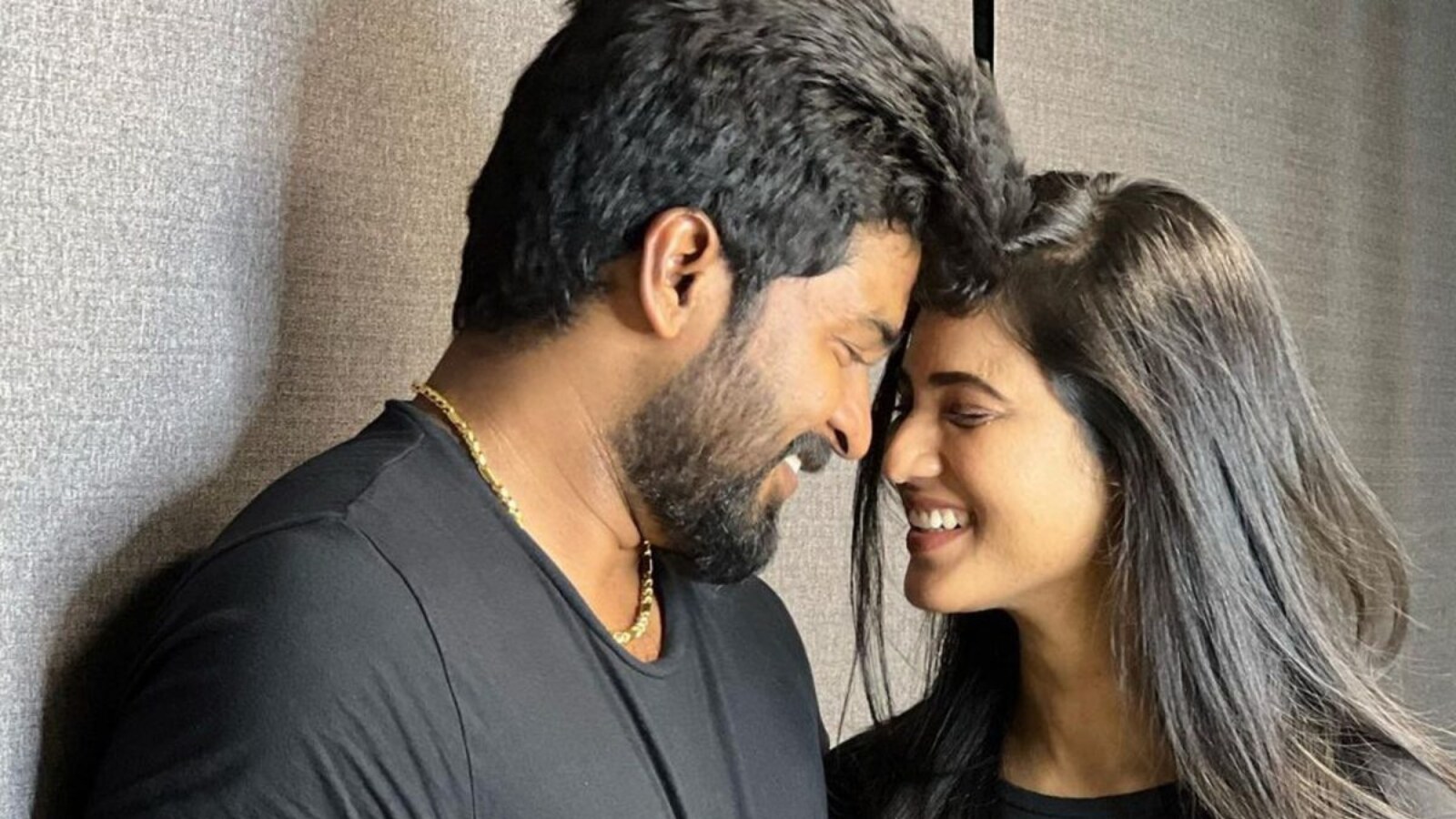 Sun TV News Anchor Kanmani Sekar Gets Engaged To TV Actor Navin Kumar ...