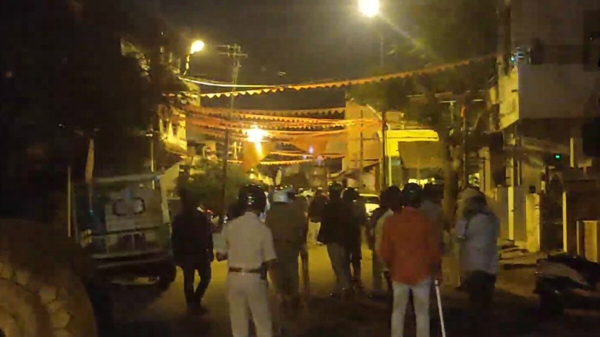 Karnataka: 40 Held, 12 Police Officers Injured as Violence Breaks Out ...