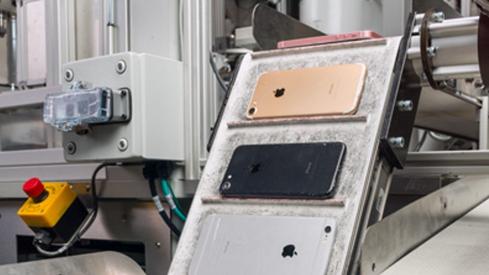Apple Is Using The Daisy Robot To Crush Your Used iPhone In Seconds ...