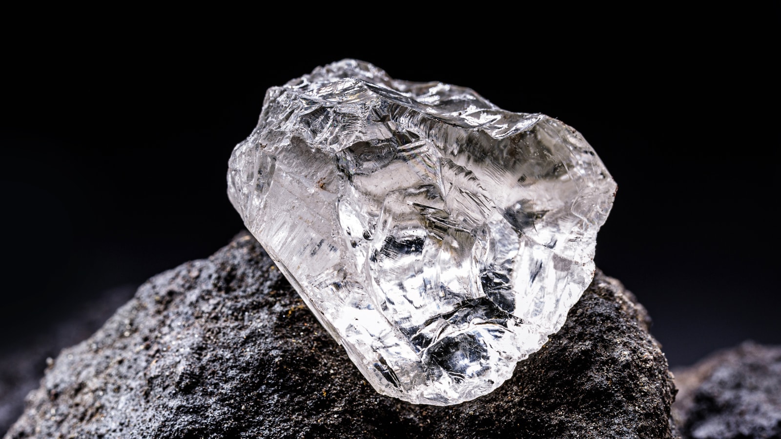 Woman from Madhya Pradesh Village Finds Diamond Worth Rs 10 Lakh in ...